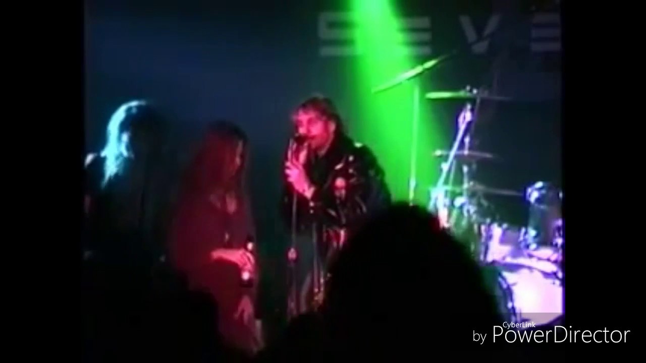 Layne Staley Drunk-RARE footage from 1992 - YouTube