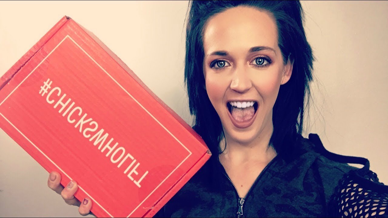 Muscle Me Review: Chicks who Lift (Miss Muscle Box) Unboxing December ...