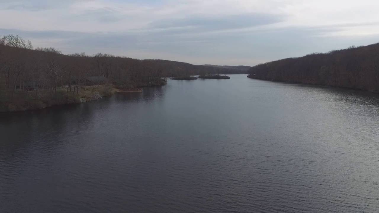 Dji Phantom 3 Pro Suffern Lake fly by - YouTube
