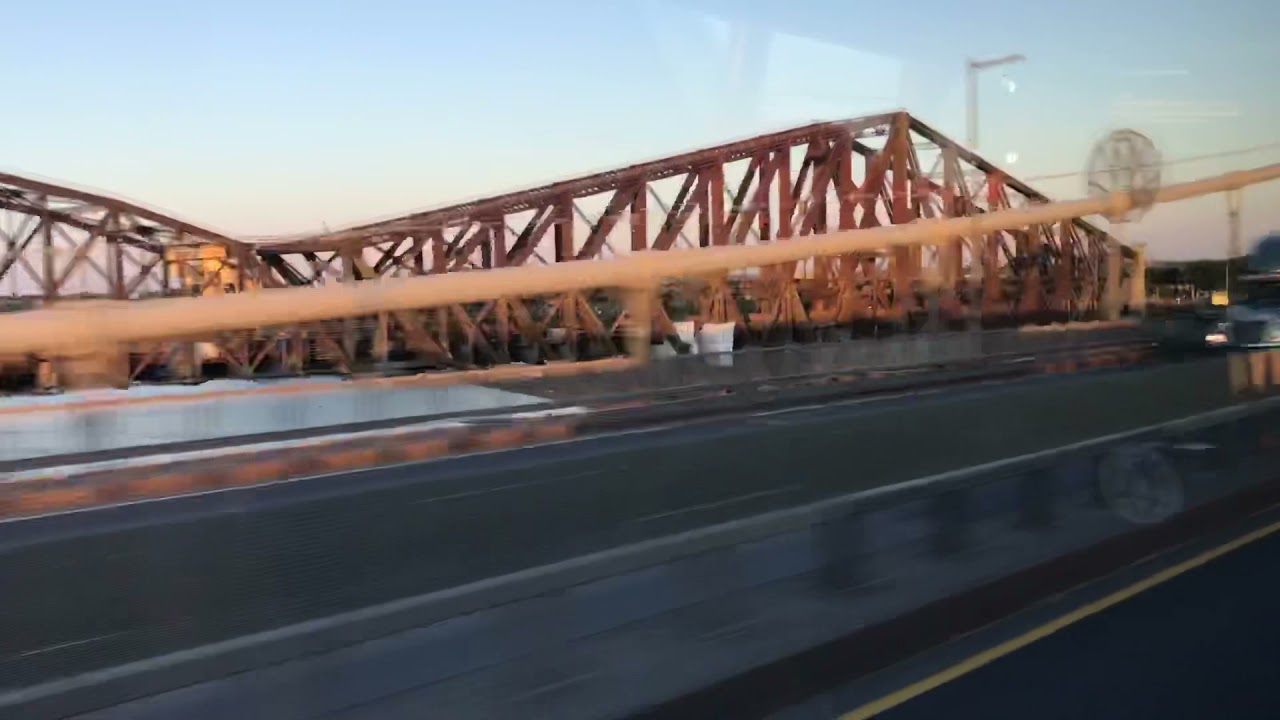 ORLÉANS EXPRESS COACH BUS LEAVES QUEBEC CITY - YouTube