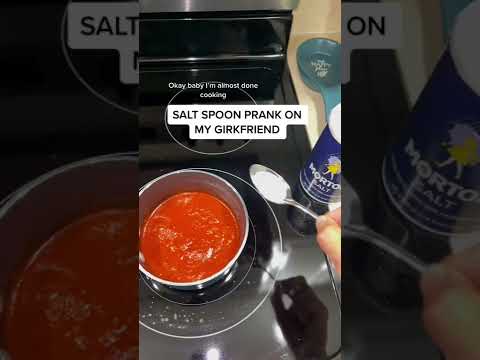 Salt spoon prank on my girlfriend 😂 #shorts