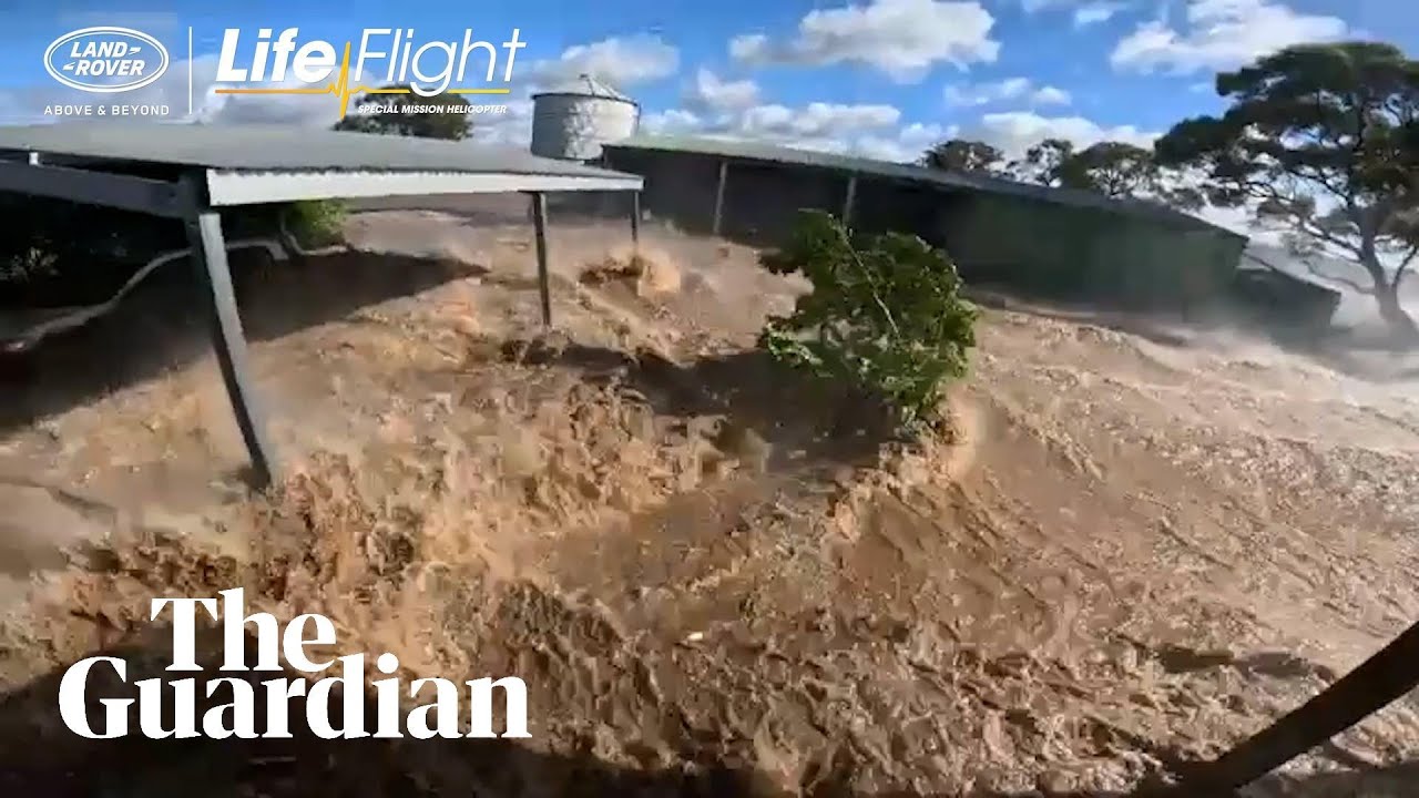 Dramatic helicopter rescues amid NSW floods - YouTube