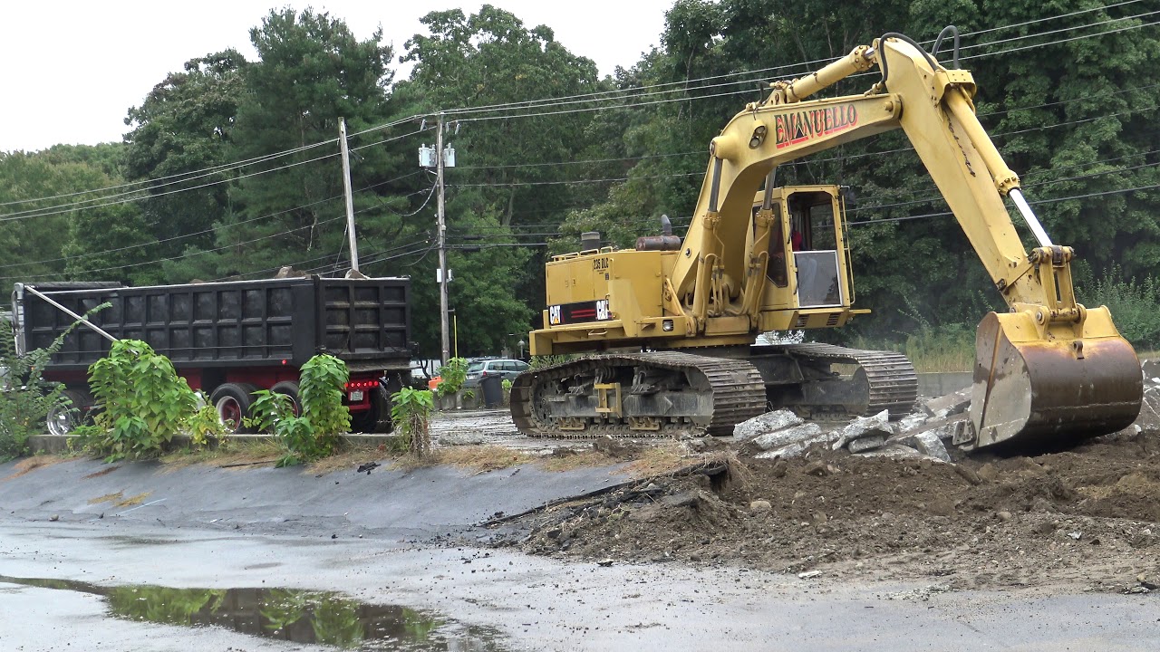 Caterpillar 235D Filmed on 09/28/18 - YouTube