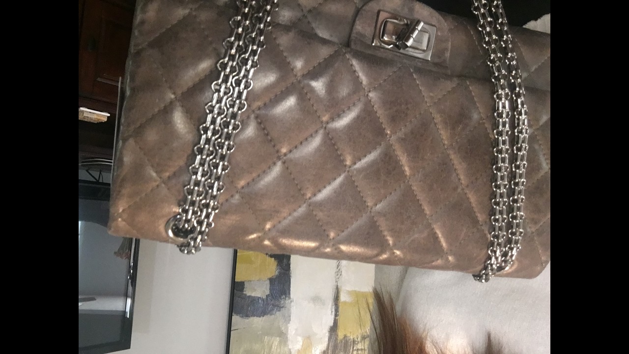 Unboxing Jumbo Chanel and mod shots | Chanel Reissue size 227 | R E B E ...