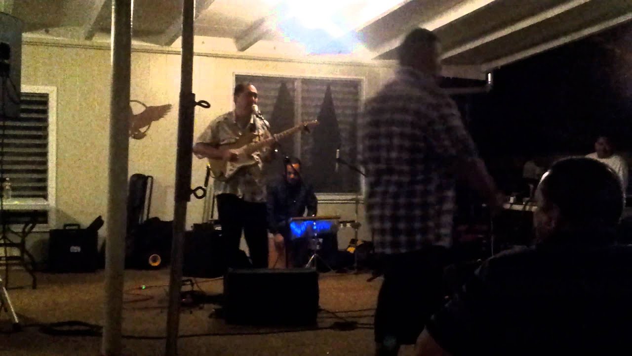 Acoustik Playground (Cherie Yuen) - I Keep Forgettin' - YouTube