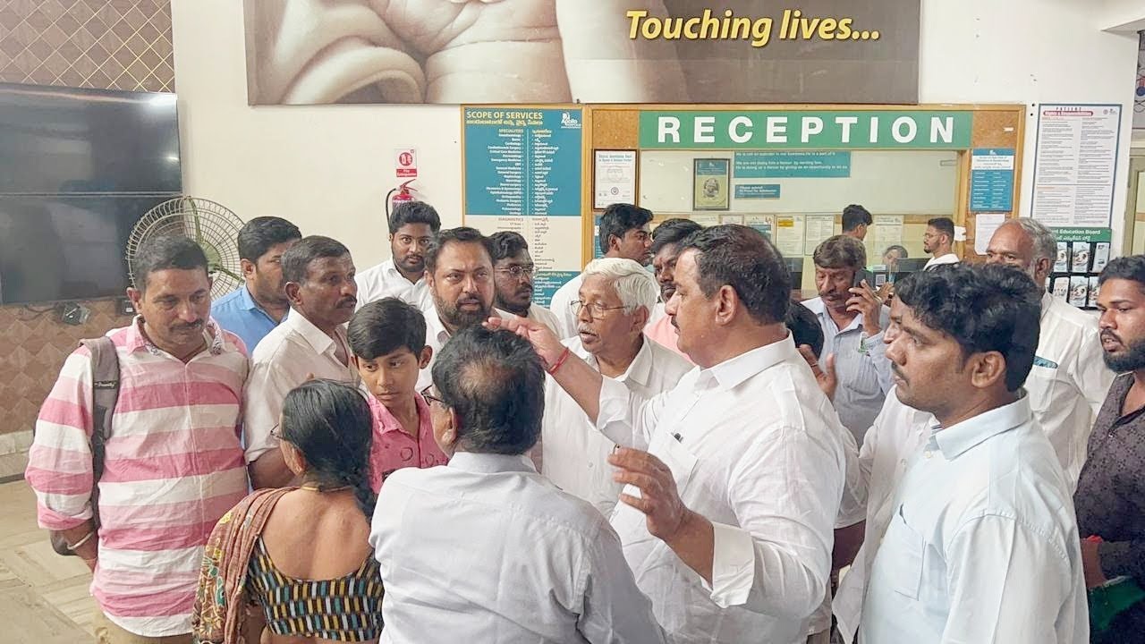 TJS Chief Prof Kodandaram meets Homegaurd Ravinder family at Apollo ...