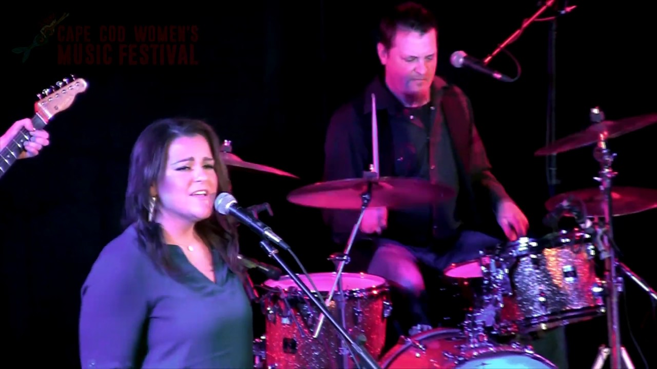 Sarah Swain & Catie Flynn - Fast As I Can - YouTube