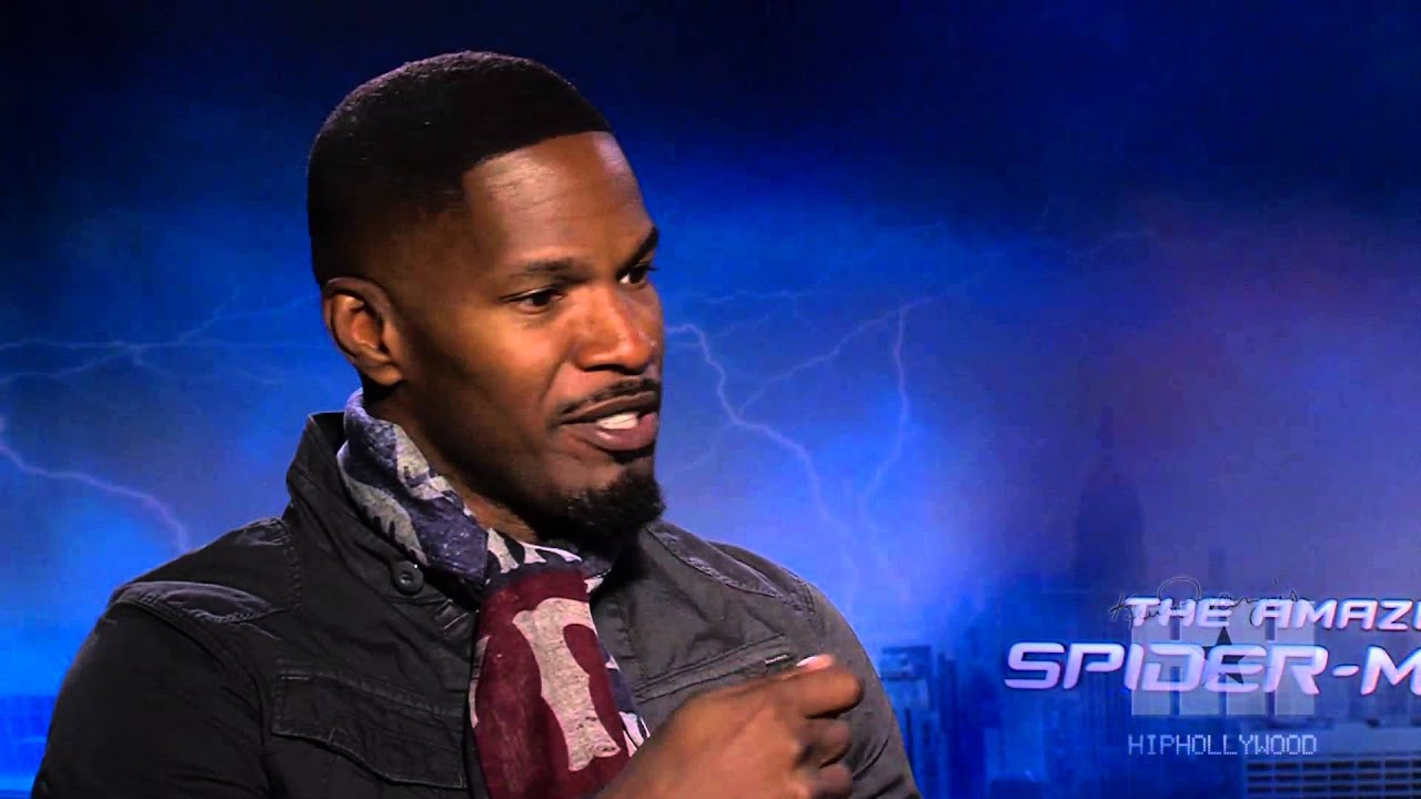 Exclusive: Jamie Foxx Does Funny Drake Impression - HipHollywood - YouTube