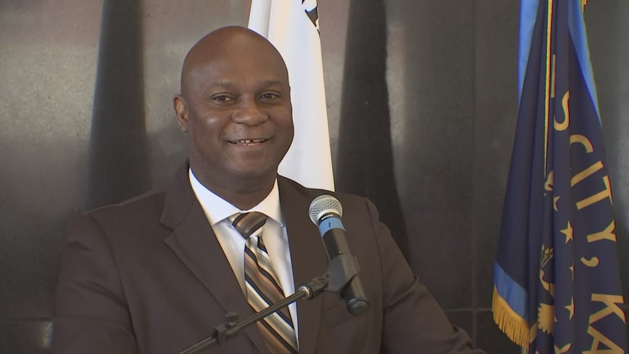 KCPD Deputy Chief Karl Oakman named new KCK police chief - YouTube