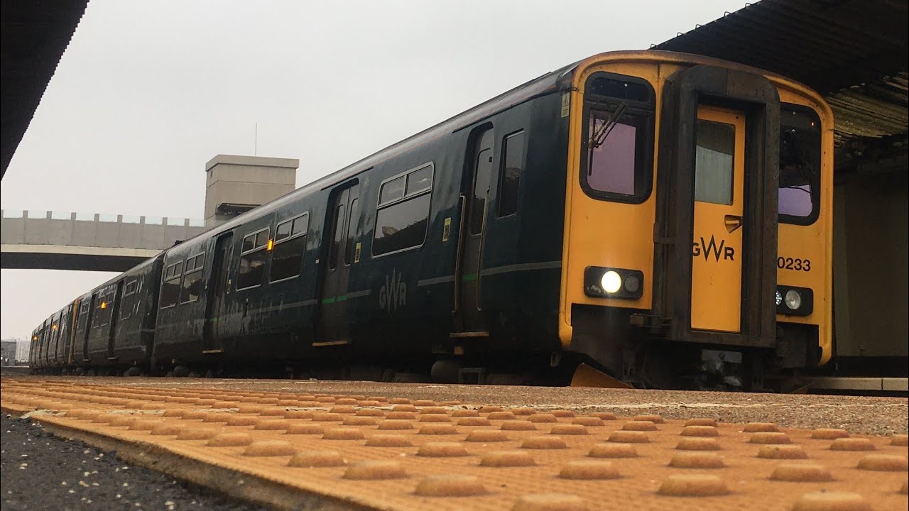 Class 150233 & 150221 Departing Dawlish - YouTube