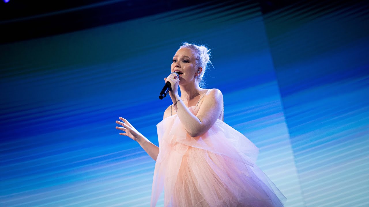 Klara Almström - "Du måste finnas" av Newkid - Idol Sverige (TV4) - YouTube