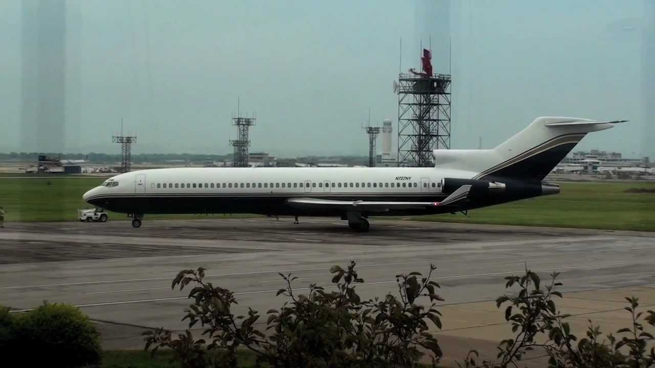 Boeing 727-200 Tight Turn On Ramp - YouTube