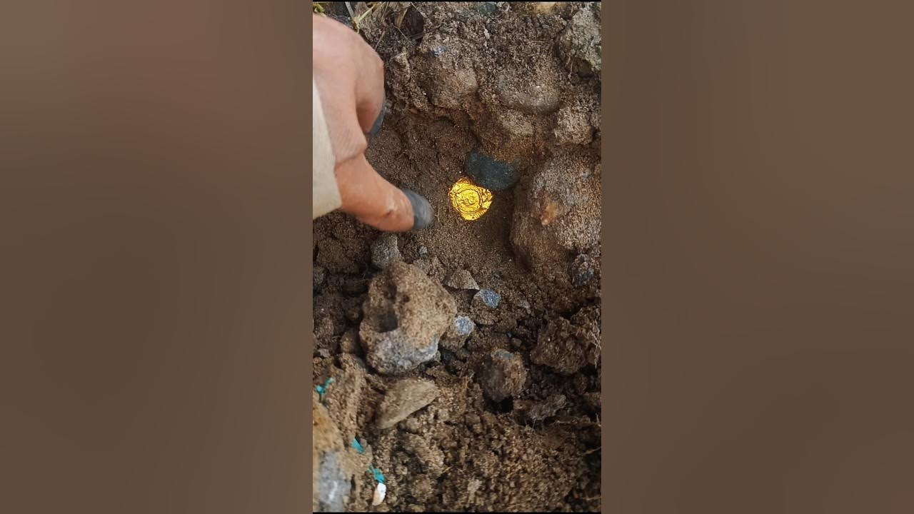 Gold coin treasure hunt #metaldetecting - YouTube