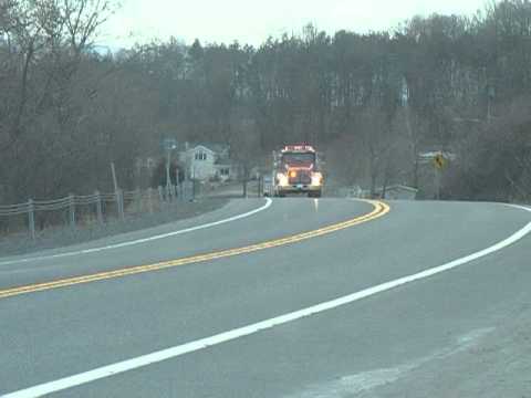 Earlton New York Fire Department Engine Responding - YouTube