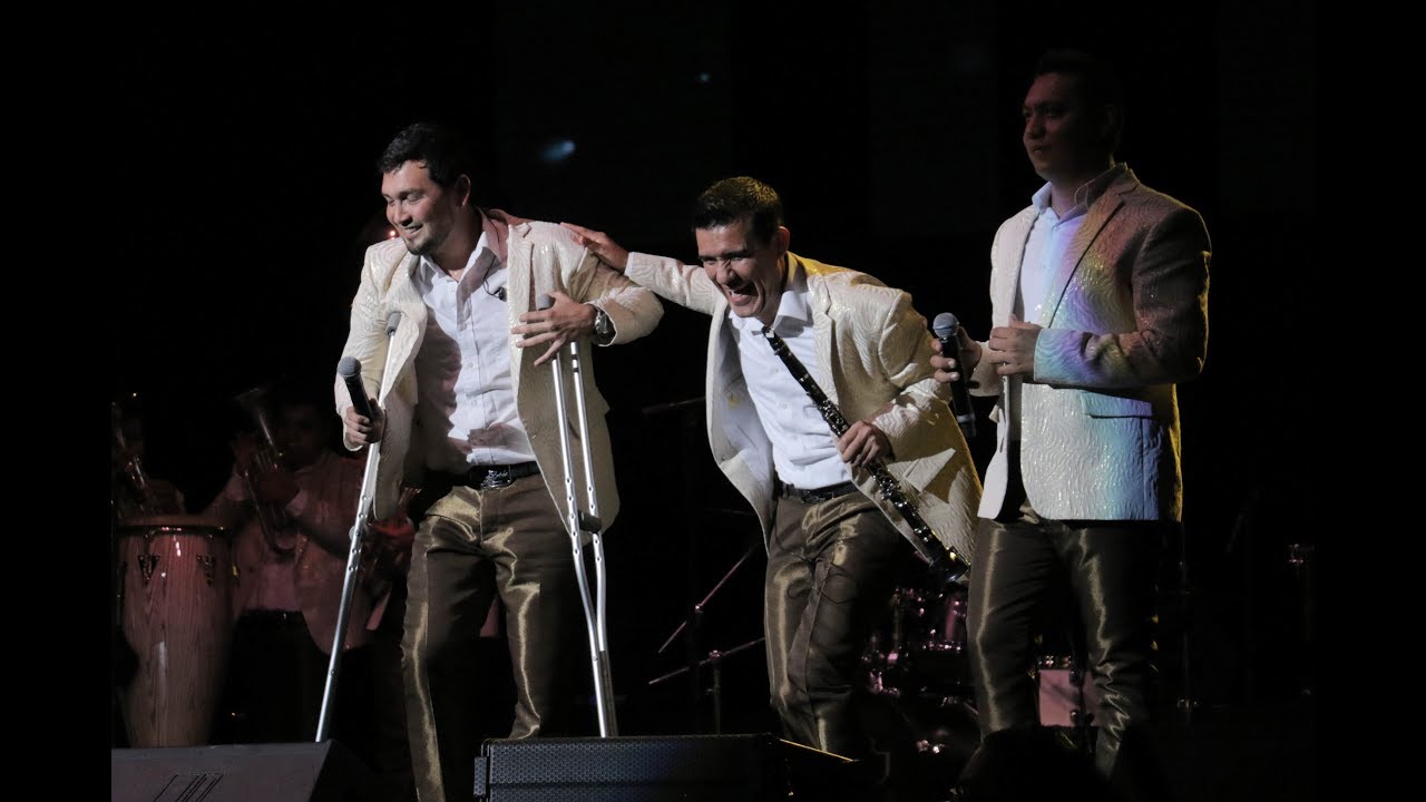 Se lesiona Efraín vocalista de La Séptima Banda - YouTube