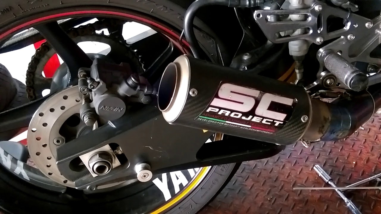11' Yamaha R1 with SC Project Exhaust backfire - YouTube