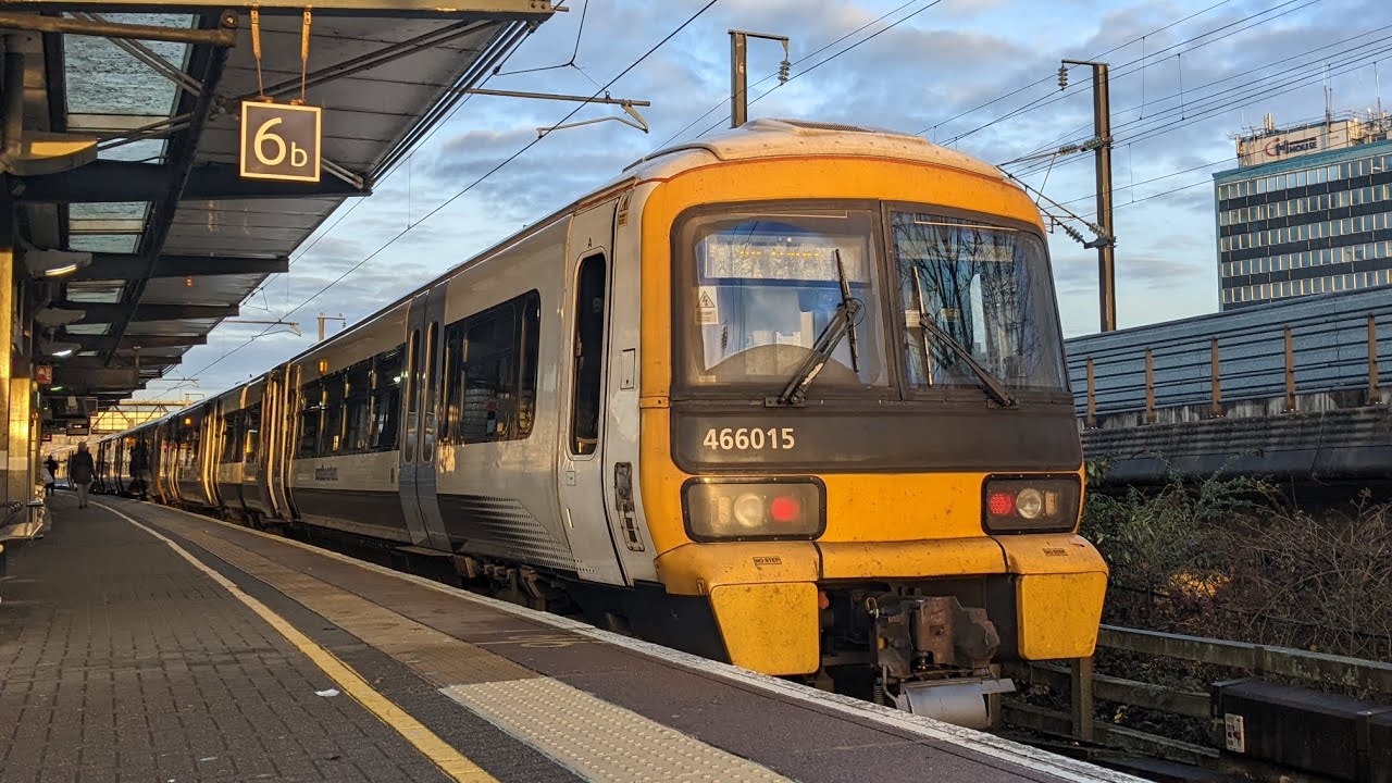 Class 465 and 466 Networkers at Ashford International (15/12/23) - YouTube