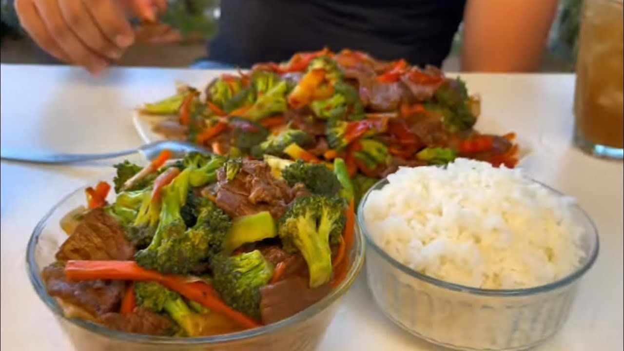 Hicimos una preparación de Res con brócoli y unas Almohaditas de filete ...