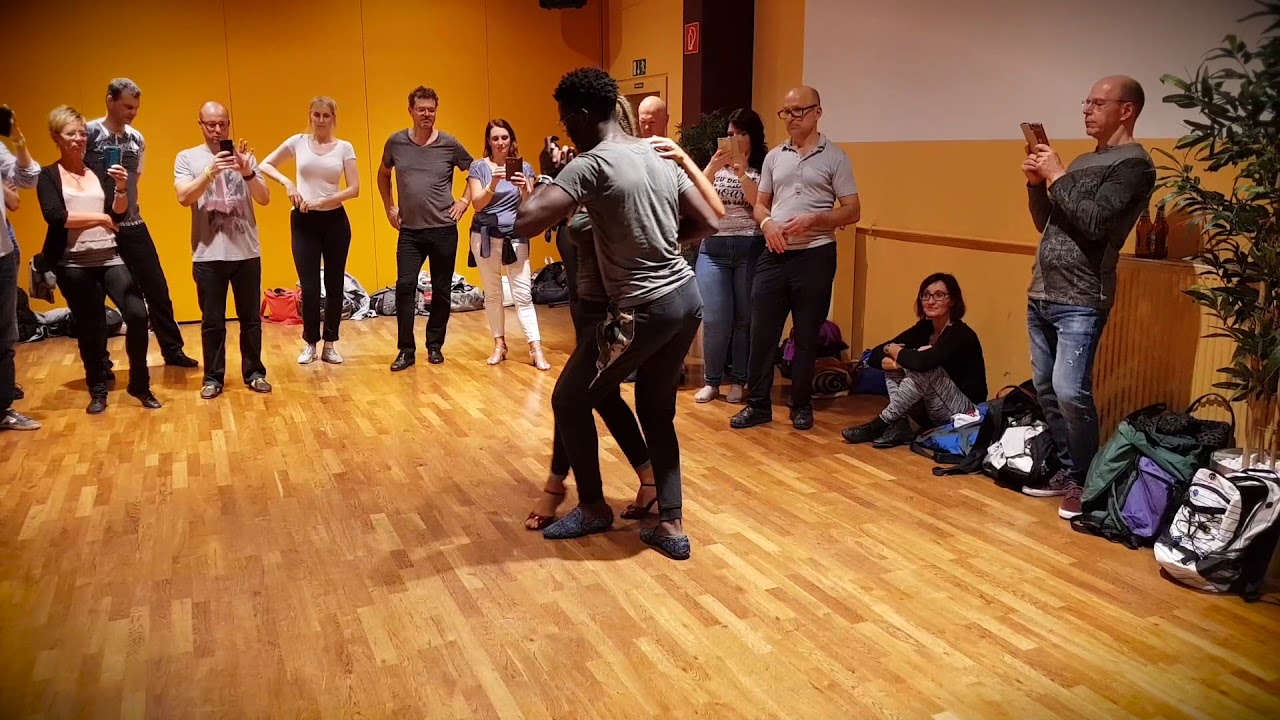 Kizomba Arnold Bunda and Sarah Amaro - YouTube
