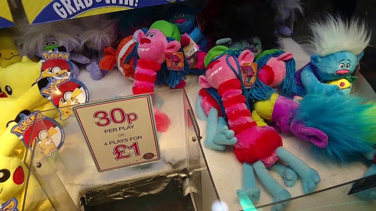 Trolls Grab Claw Machine In The Arcades - YouTube