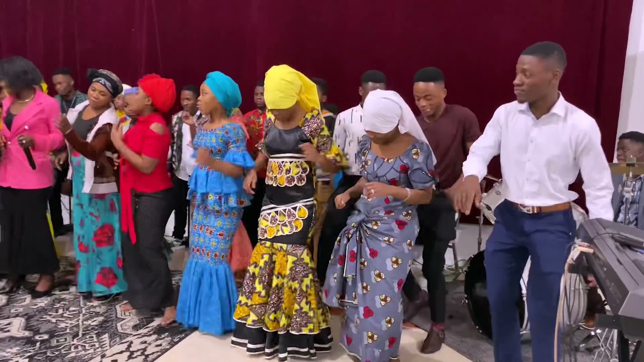 Congolese Gospel Seben Dance - YouTube