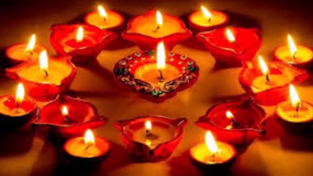 Diwali Diwali Milke mnayen........ sung by Dr.Pawan Sitara - YouTube