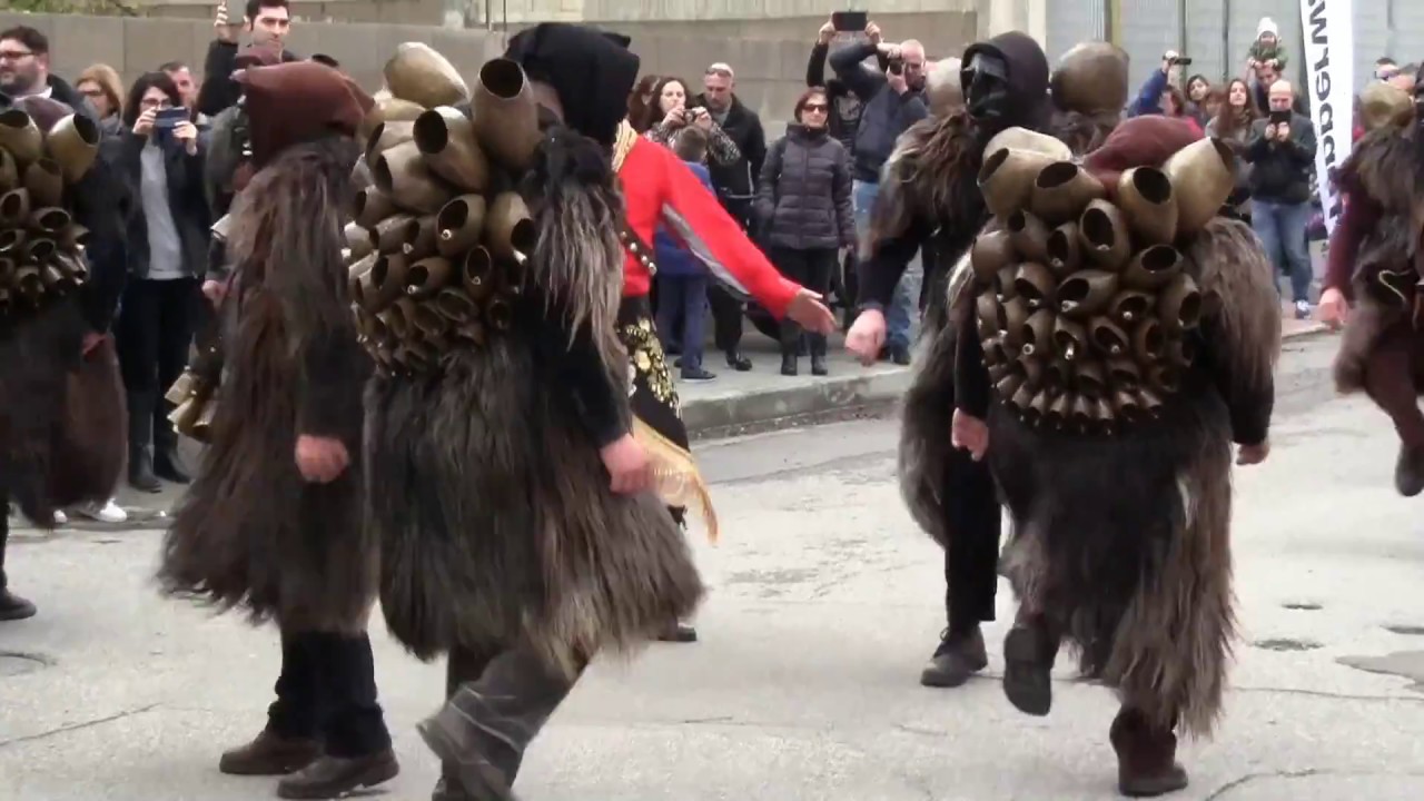 Mamuthones e Issohadores - YouTube