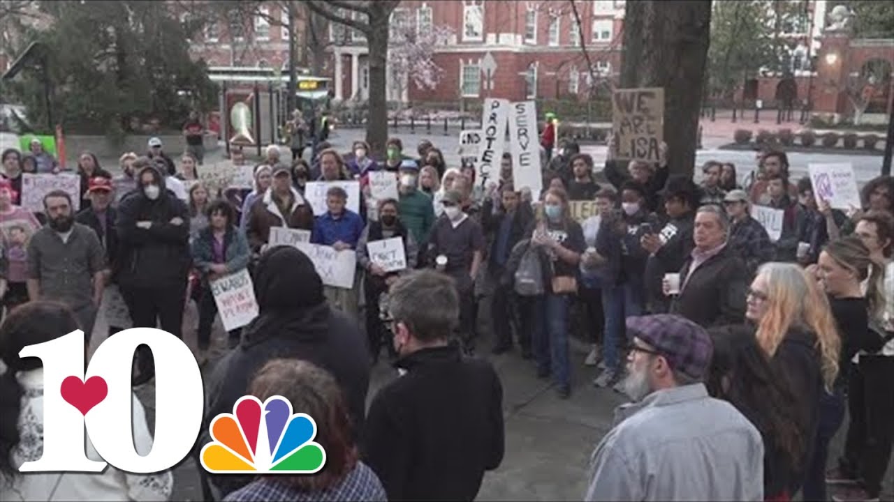 Dozens gather to protest Lisa Edwards’ death - YouTube