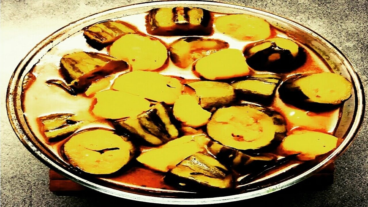 Aloo Potoler Rasa Recipe By Family Restaurant Aloo Potol Recipe - YouTube