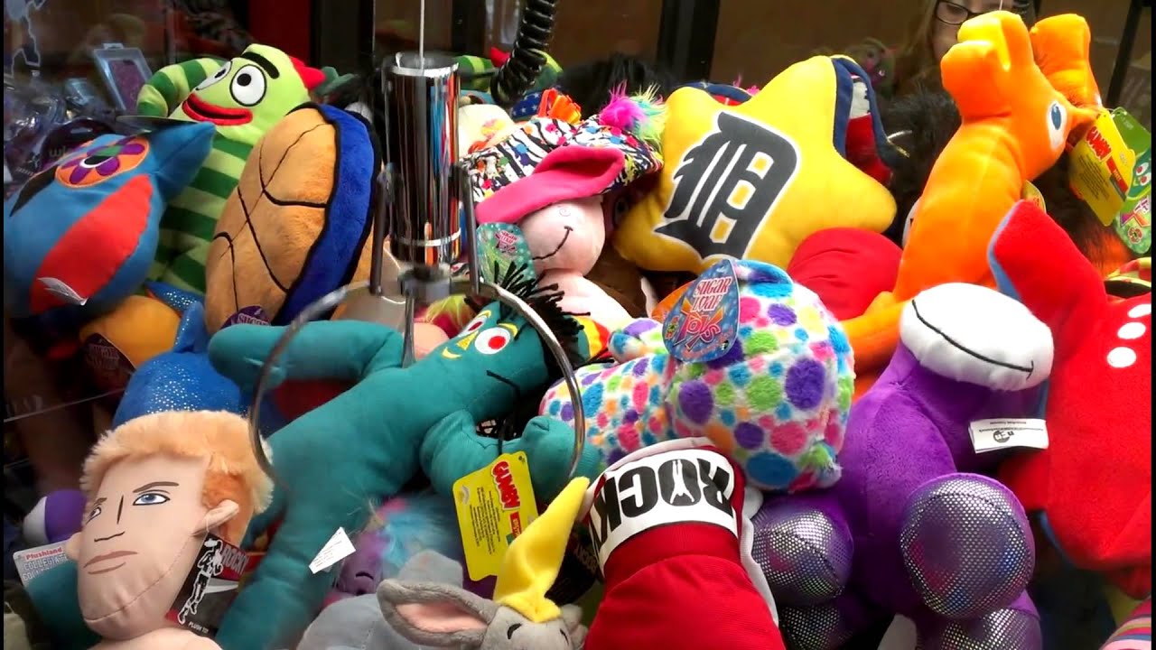 Claw Machine Crane Games #168 - 12 WINS including Hello Kitty, WWE The ...