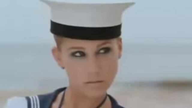 RADELOOS - Officiële Trailer - YouTube