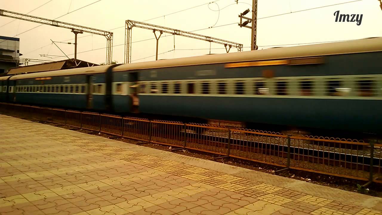 Amazing Mail Express Train Railway Passing By @ Full Speed Mumbai India ...