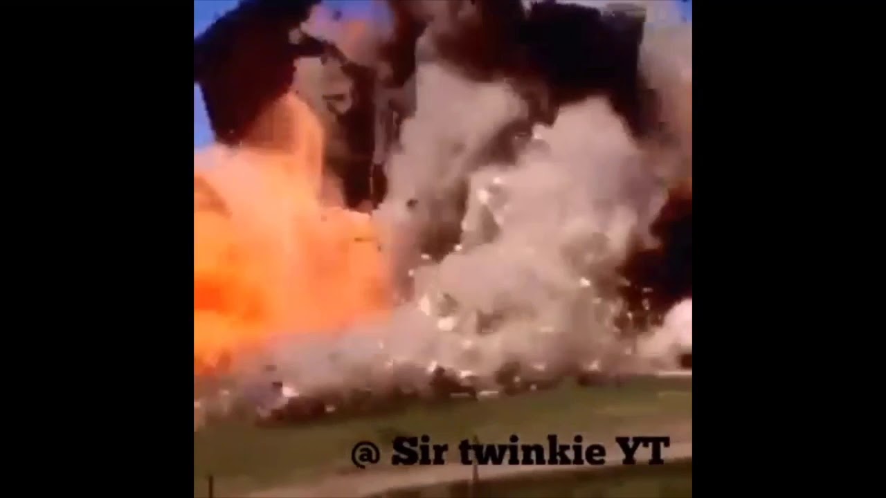 Fat lady caused whole house to explode 💥 - YouTube