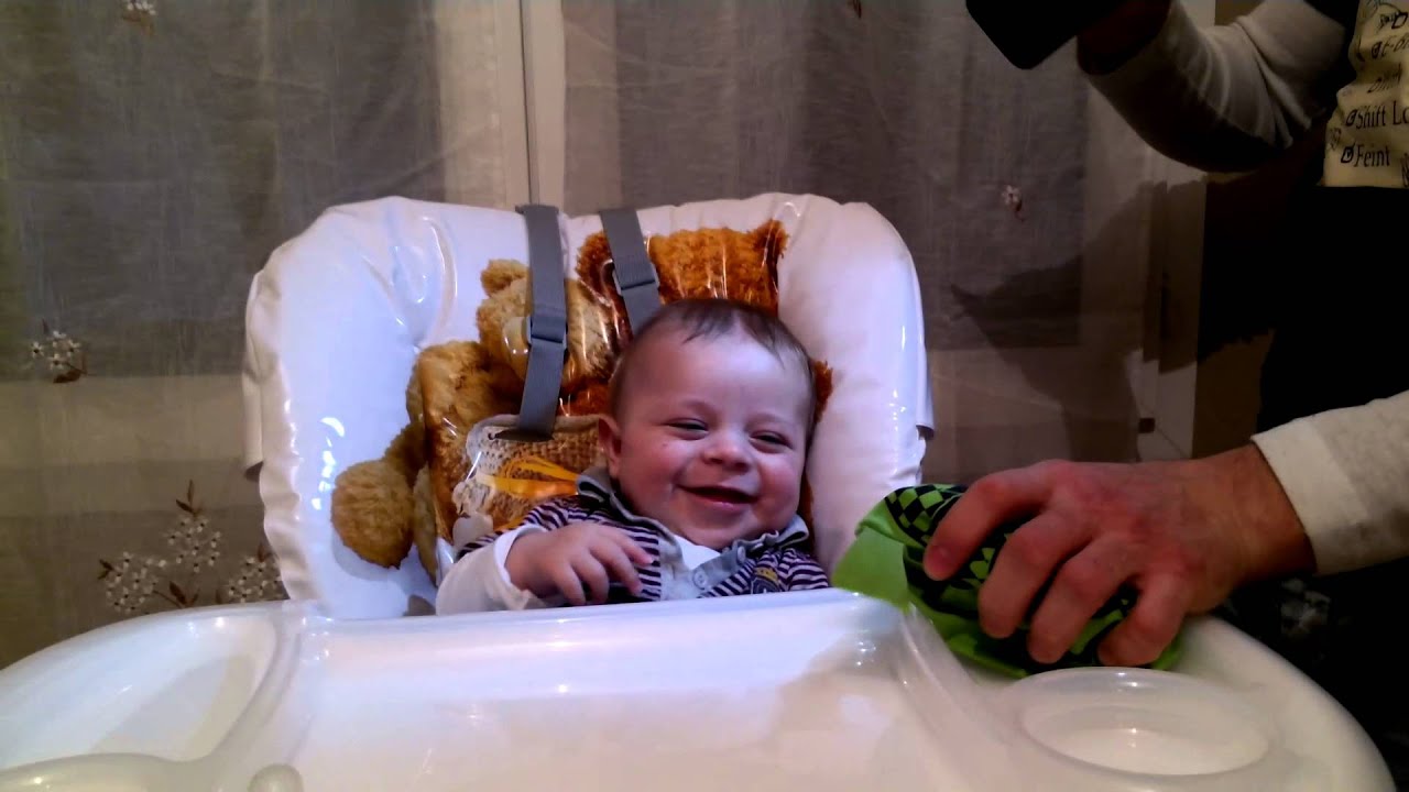 Bébé rigolo - YouTube