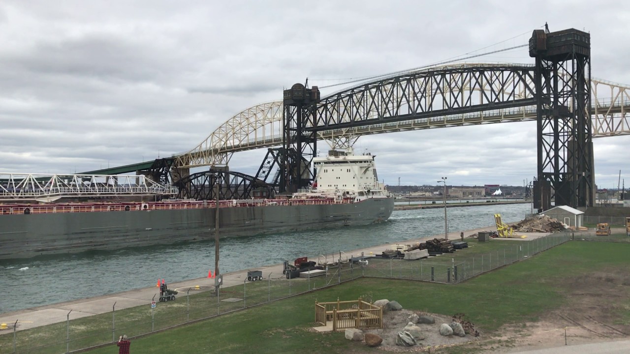 Great lakes freighter Manitoulin - YouTube