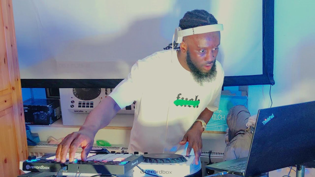 DJ SWAGG - LIVE TIKTOK STREAM PERFORMANCE LATEST AFROBEATS AMAPIANO Vol ...