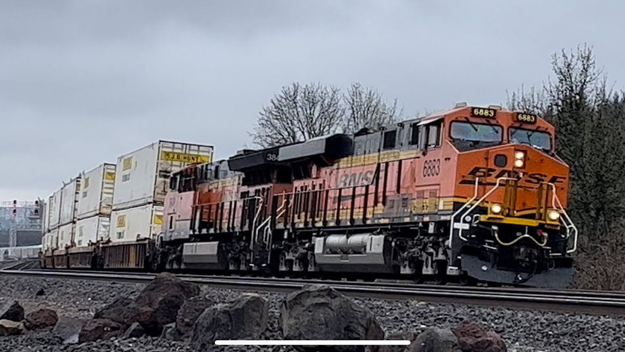 BNSF 6883 Q-TACLPC Quality Intermodal, Kalama Wa 03/08/2023 - YouTube