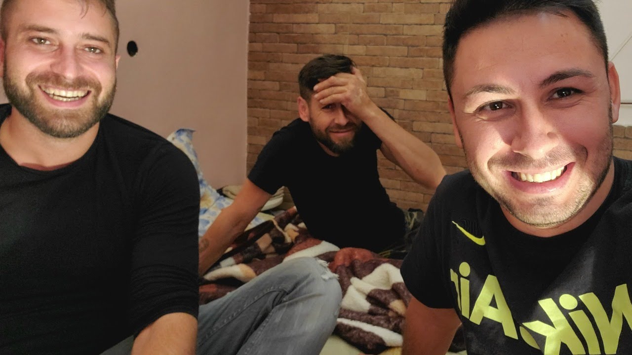 Ionut Ghita doarme o noapte la casuta din padure ! - YouTube