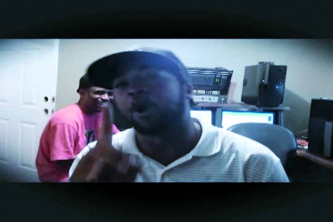 Mally G going in on the freestyle - YouTube