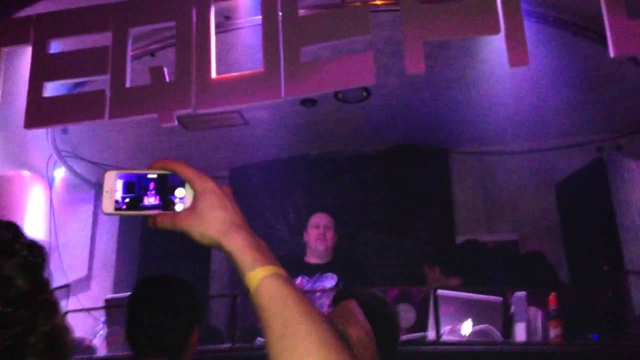 UMEK en discoteca kiu malaga 27/02/2014 - YouTube