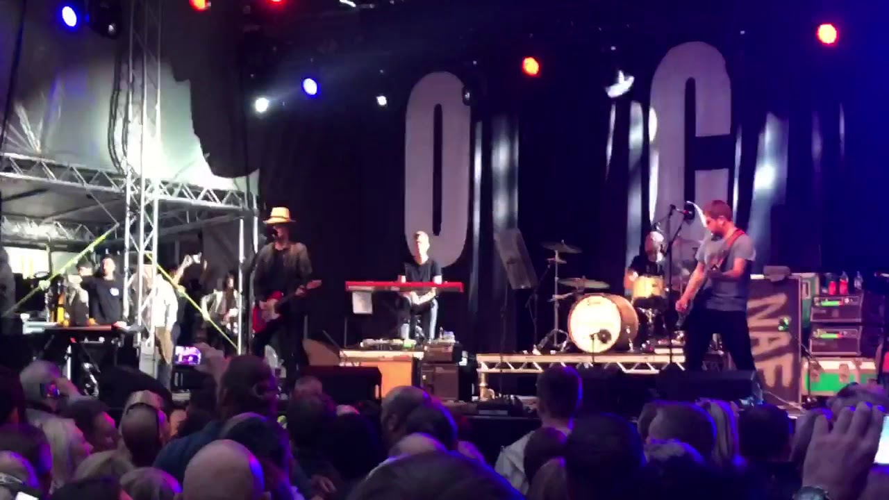 The Fratellis - Chelsea Dagger (Live) - YouTube