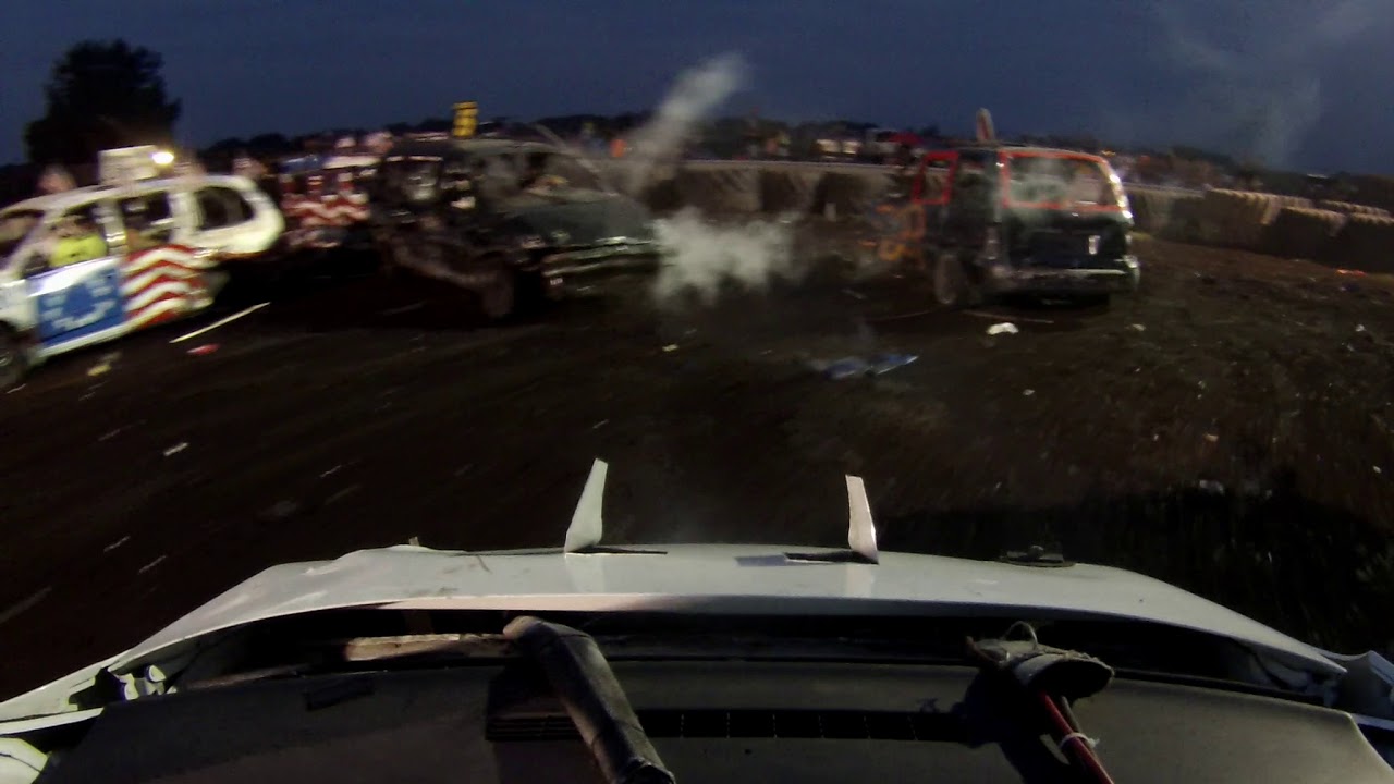 #040 DEMOLITION DERBY MINIVAN 2019 - YouTube