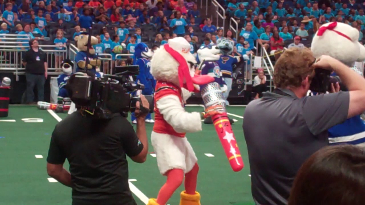 Red Team Dance at Mascot Games in Orlando June 2017 - YouTube