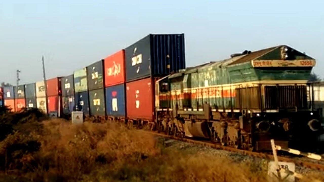 Gigantic double container freight trains, powerd by WDG4G & WDG4, clip ...