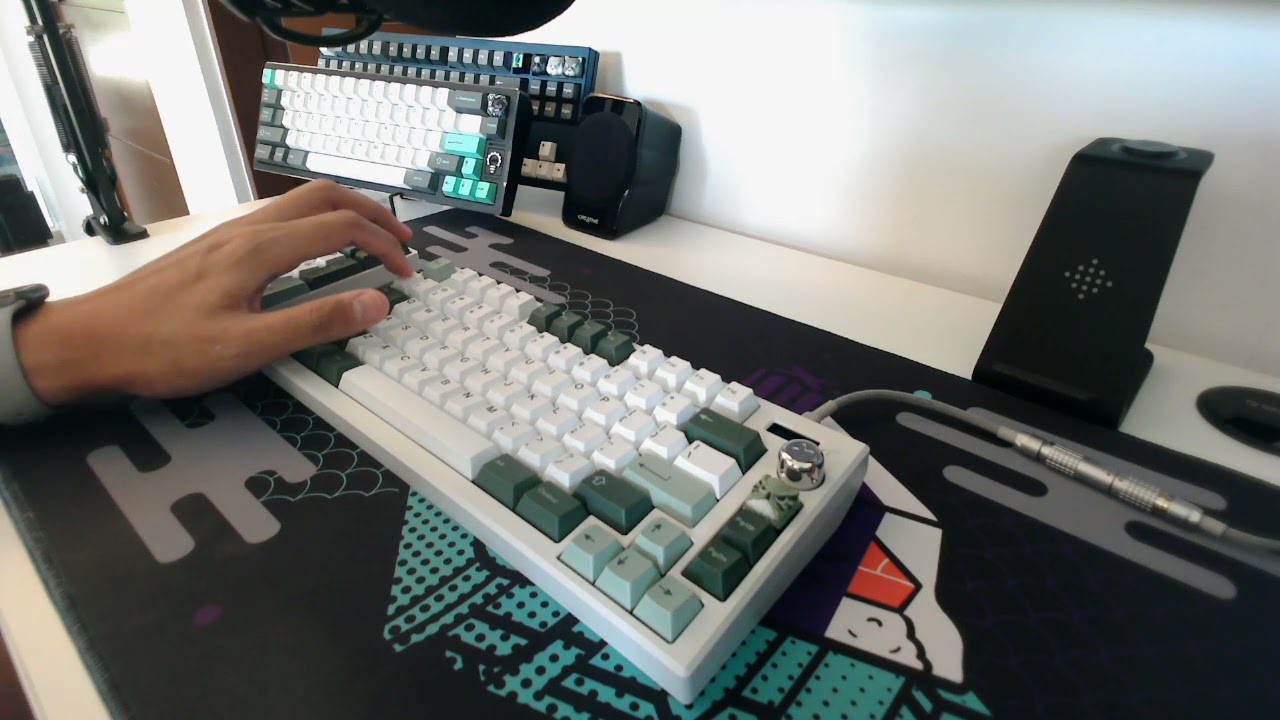 Satisfaction 75 R2 Cloud White with FR4 Plate, Alpaca V2s, and GMK ...