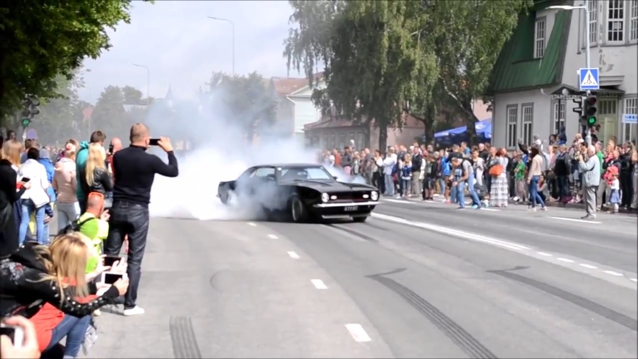 Increibles autos quemando llanta - YouTube