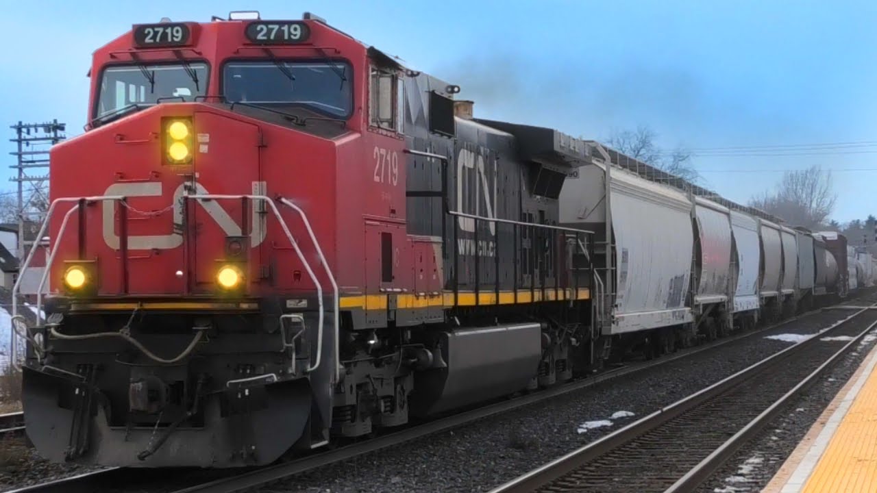 [4K] [Double C44-9Ws!] IC 2719 and IC 2718 at the VIA Station in Brockville - YouTube