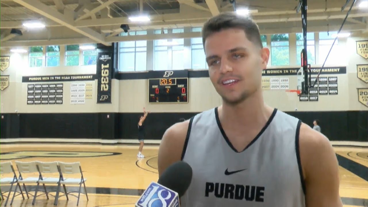 Purdue basketball's Cam Heide prepares to take the floor - YouTube