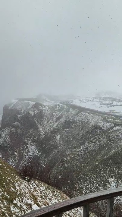 格鲁吉亚雪山 - This is my kingdom come #格鲁吉亚 #雪山 #imaginedragons #风景 - YouTube