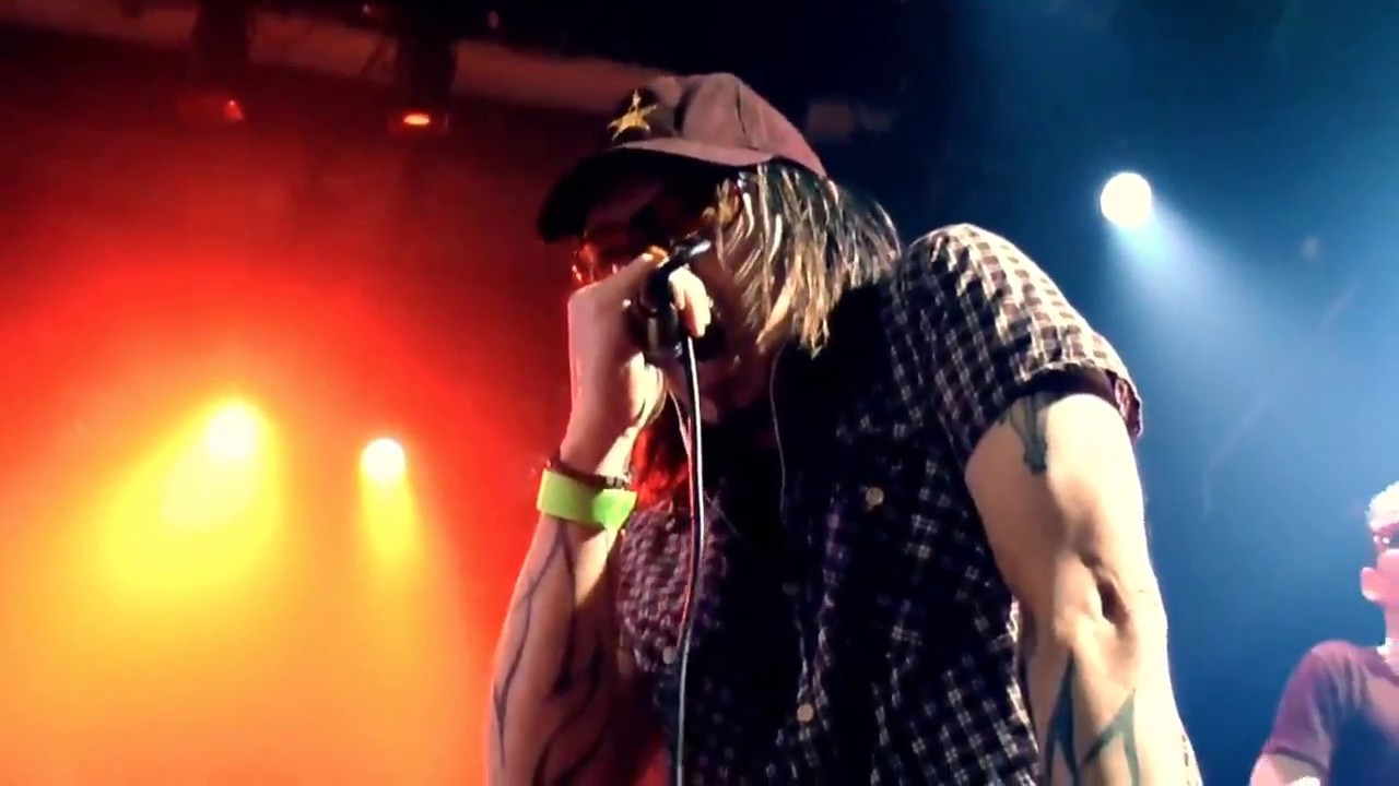 Ray West (Spread Eagle, APW, G.O.P.) Performs Scratch Like A Cat LIVE ...